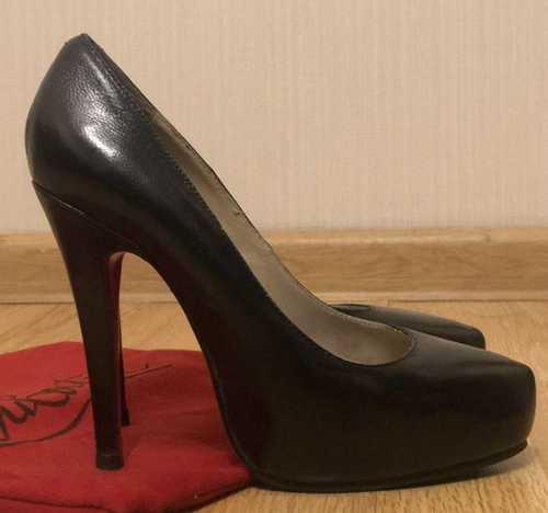 Туфли Christian Louboutin 36 размер