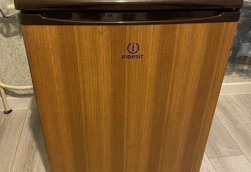 Холодильник Indesit TT 85