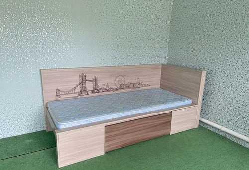 Комплект мебели (кровать, шкафы, полка)