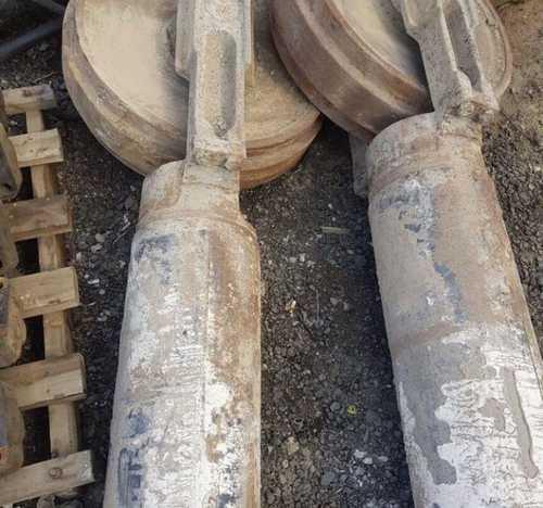 Ленивец в сборе на экскаватор CAT 330DL