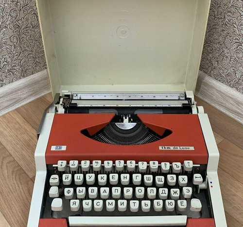 Пишущая машинка unis tbm de luxe из СССР