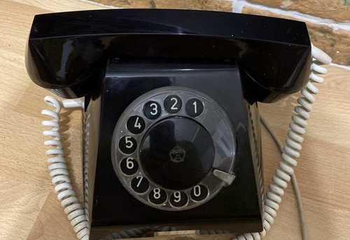 Советский телефон винтаж ретро