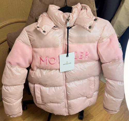 Пуховик Moncler Pink Женский