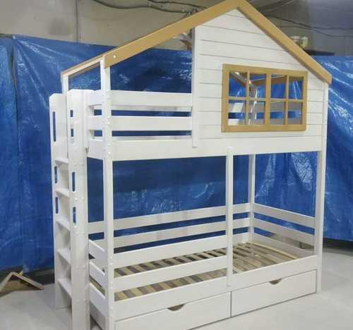 Кровать домик из дерева