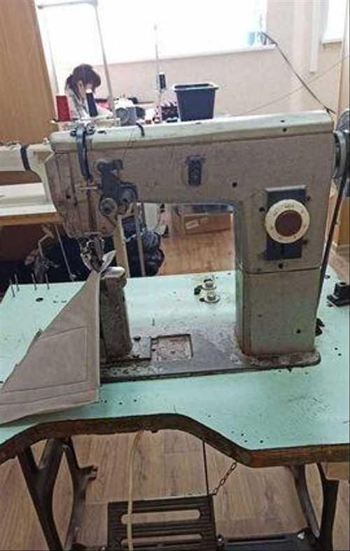 Колонковая швейная машина