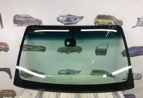 Лобовое стекло Nissan Pathfinder