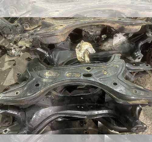 Подрамник передний Toyota Rav 4 2.0 1AZ 2000-2005