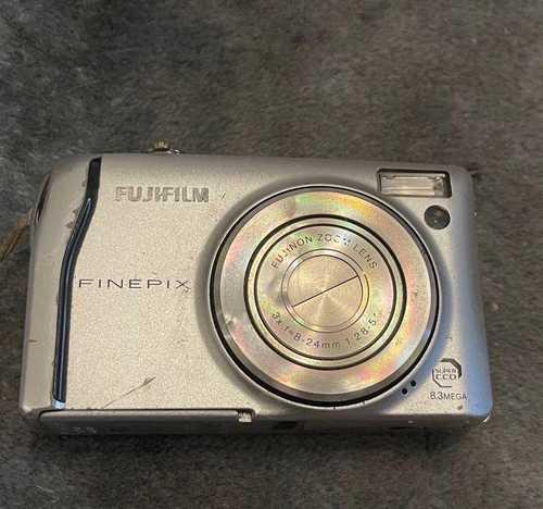 Цифровой фотоаппарат Fujifilm Finepix F40fd