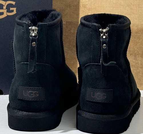 Ugg Classic Mini Zip II Black