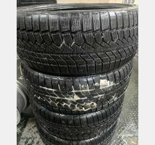 Westlake ZuperSnow Z-507 225/40 R19 93V