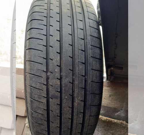 Yokohama BluEarth-XT AE61 215/65 R16 98H