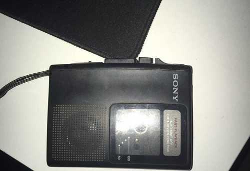 Кассетный диктофон-плеер Sony