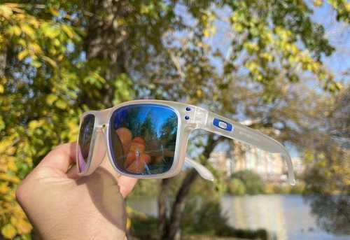 Поляризационные очки Oakley Holbrook Crystal