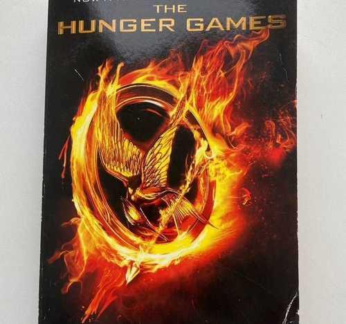 Книга на английском "The hunger games"