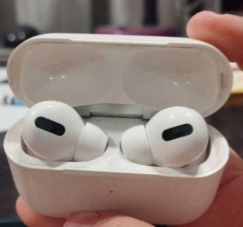 Беспроводные наушники airpods