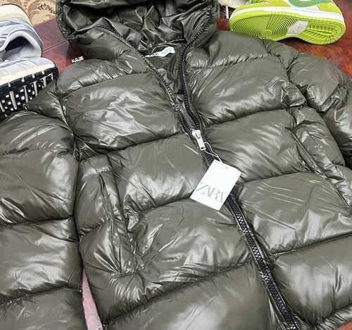 Пуховик Zara x Moncler green