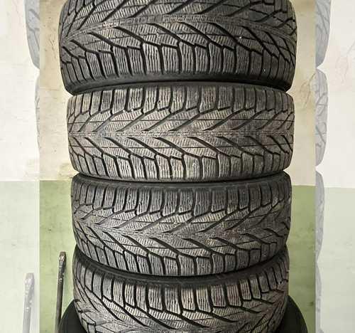 Nokian Tyres Hakkapeliitta R2 215/60 R17
