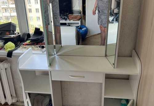 Туалетный столик с зеркалом София / Трильяж