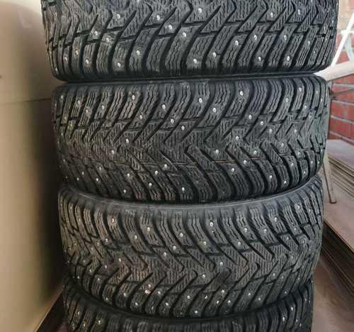 Nokian Tyres Hakkapeliitta 8 215/45 R16 95Y