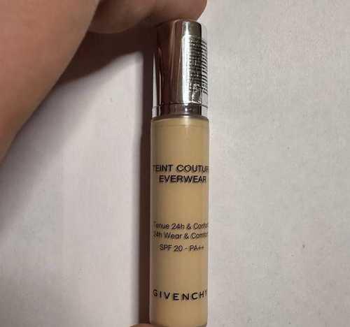 Givenchy Teint Couture Everwear SPF 20 PA  