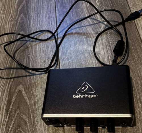 Внешняя звуковая карта behringer umc22