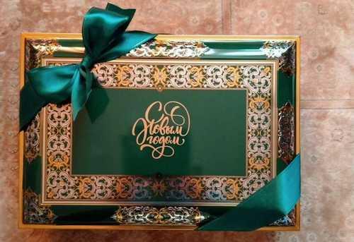 Коробка - сундук для новогоднего подарка