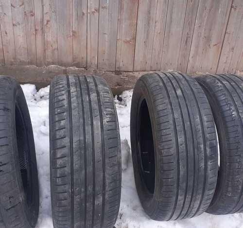 Yokohama BluEarth AE50 235/55 R18