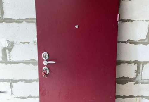 Входная металлическая квартирная дверь