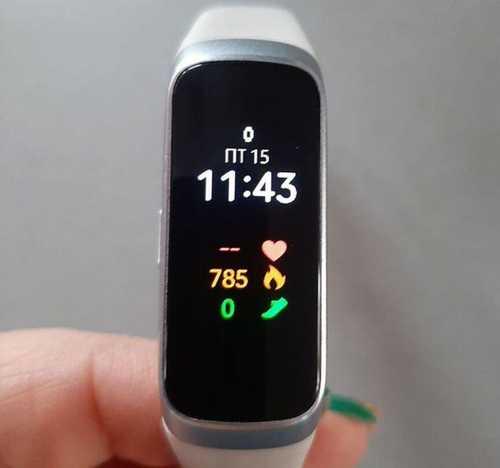 Фитнес-браслет Samsung Galaxy Fit SM-R370N