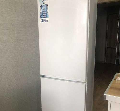 Холодильник встраиваемый бу Атлант + шкаф для него