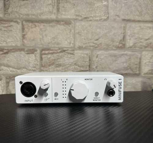 Аудиокарта Arturia Minifuse 1 White