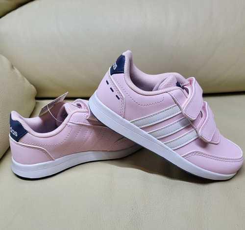 Кроссовки Adidas новые детские 29 р