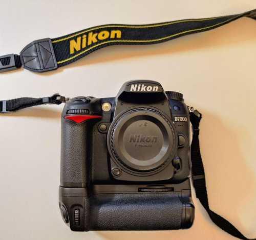 Зеркальный фотоаппарат Nikon D7000 body