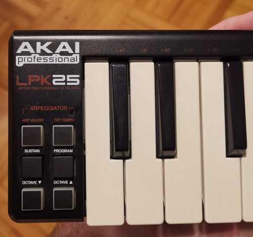 Midi клавиатура akai lpk 25