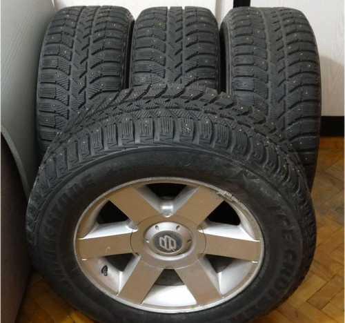 Bridgestone Ice Cruiser 5000 235/60 R16 100T