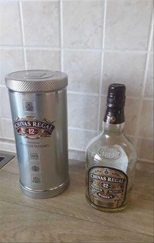 Бутылка chivas regal 1l, пустая с мет. упаковкой