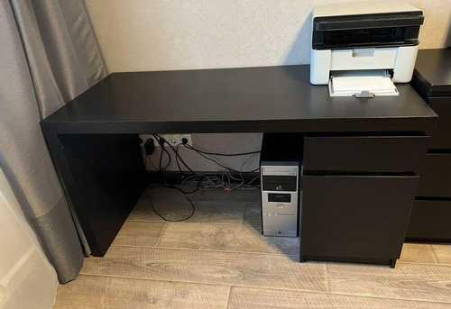 Письменный стол IKEA мальм