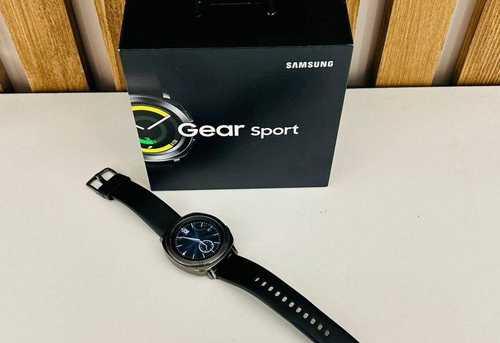 Умные часы Samsung Gear Sport