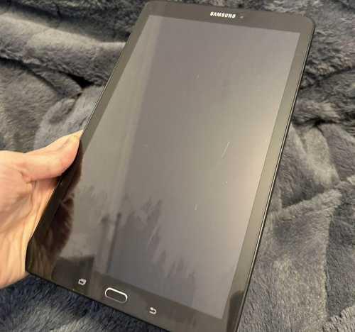 Планшет Samsung Galaxy Tab E 9.6