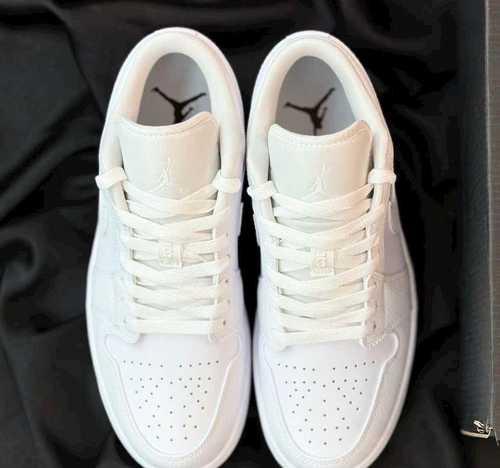 Air Jordan 1 low whitepure platinum-white