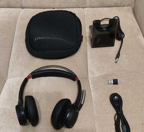 Гарнитура Plantronics Voyager Focus UC B825-M