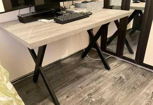 Большой и стильный компьютерный стол в стиле лофт