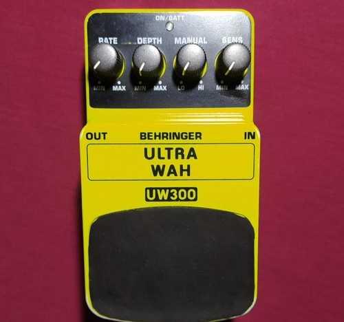 Гитарная педаль эффектов Behringer ultra wah UW300