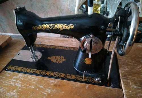 Швейная машинка пмз Калинина с ножным приводом
