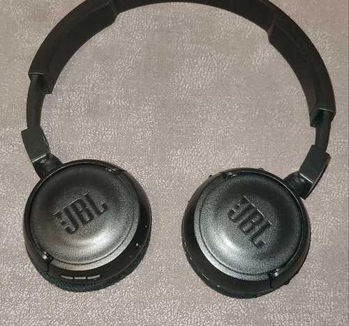 Беспроводные наушники jbl