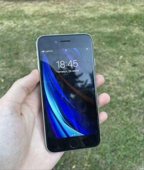 Телефон iPhone se2020 64 gb white