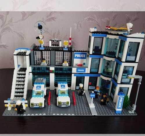 Lego city полицейский участок