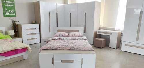 Белая спальня с кроватью в наличии от производител