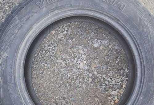 Yokohama Avid Ascend 215/65 R16
