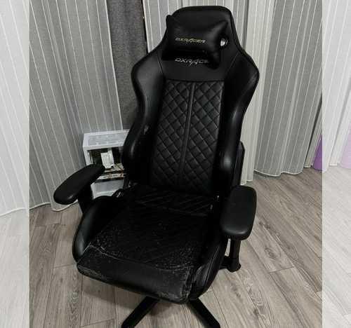 Игровое кресло dxracer